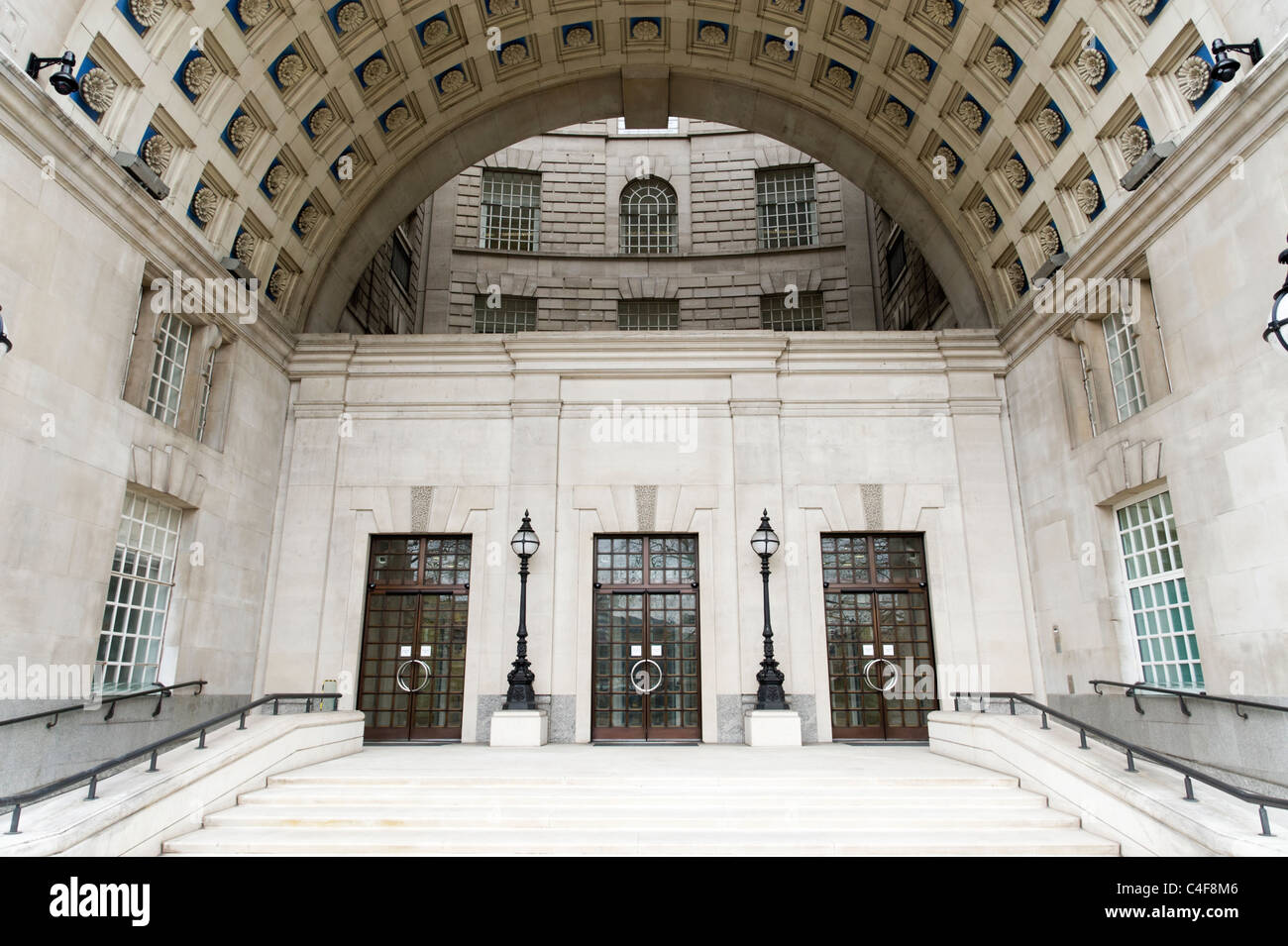 Mi5 building Banque de photographies et d’images à haute résolution - Alamy