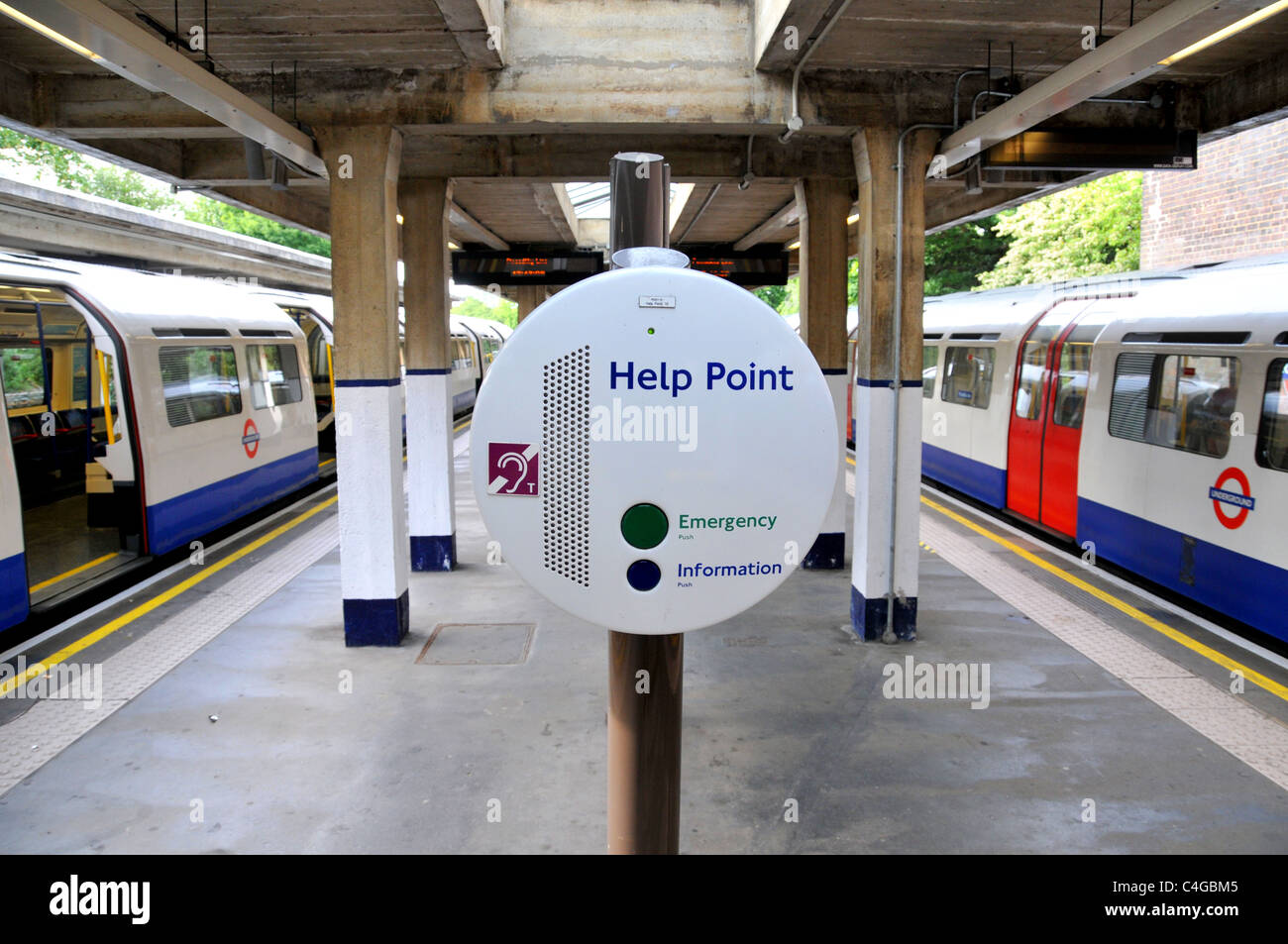 Londres Arnos Grove station de métro Piccadilly Line platform Photo ...