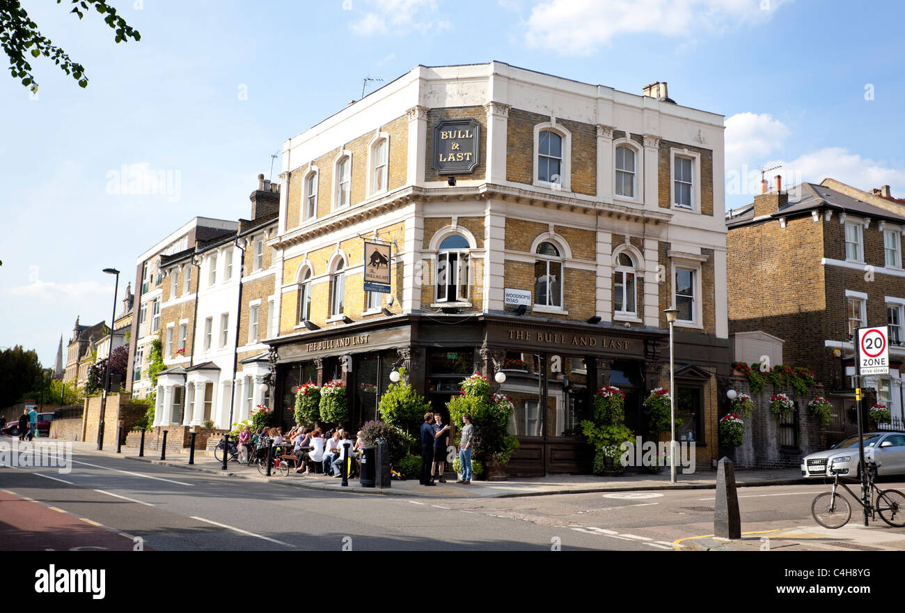 Highgate road Banque de photographies et d’images à haute résolution ...
