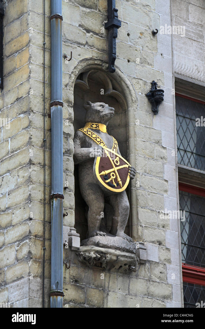 Statue de l'ours, symbole de la ville de Bruges, Belgique Photo Stock ...