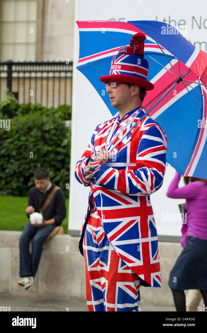 Man dressed in union jack suit Banque de photographies et d’images à ...
