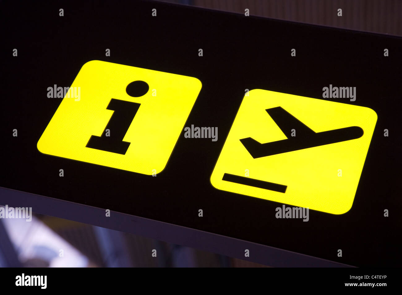 Airport information sign Banque de photographies et d’images à haute ...