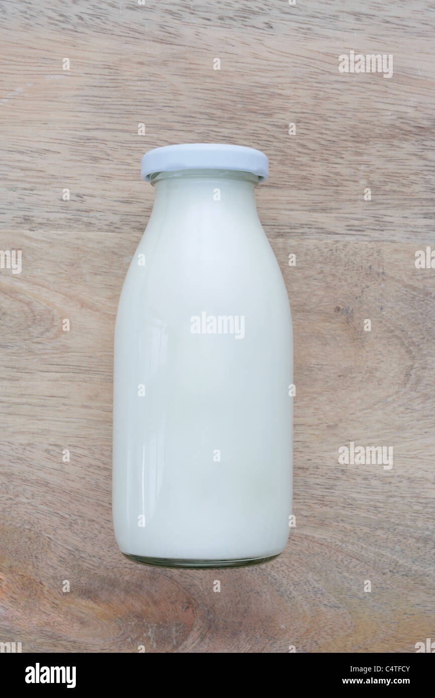 Bouteille lait Banque de photographies et d’images à haute résolution ...