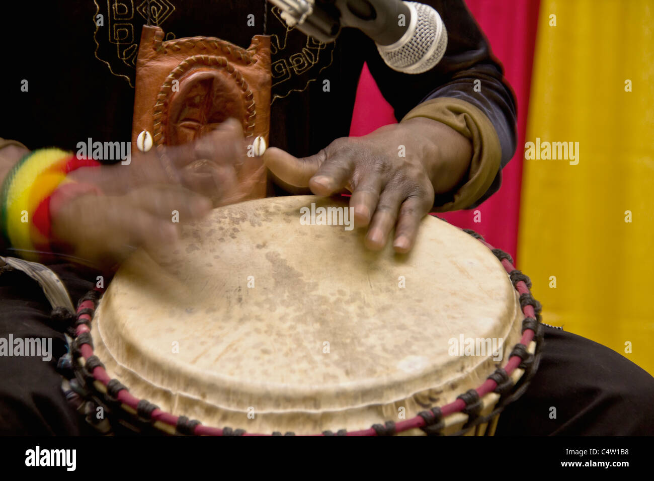 Tambour africain Banque de photographies et d’images à haute résolution ...