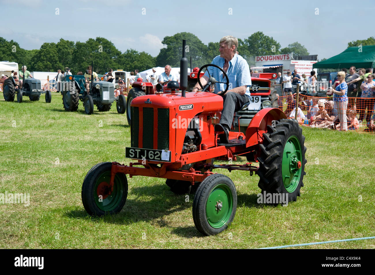 President vintage tractor Banque de photographies et d’images à haute ...