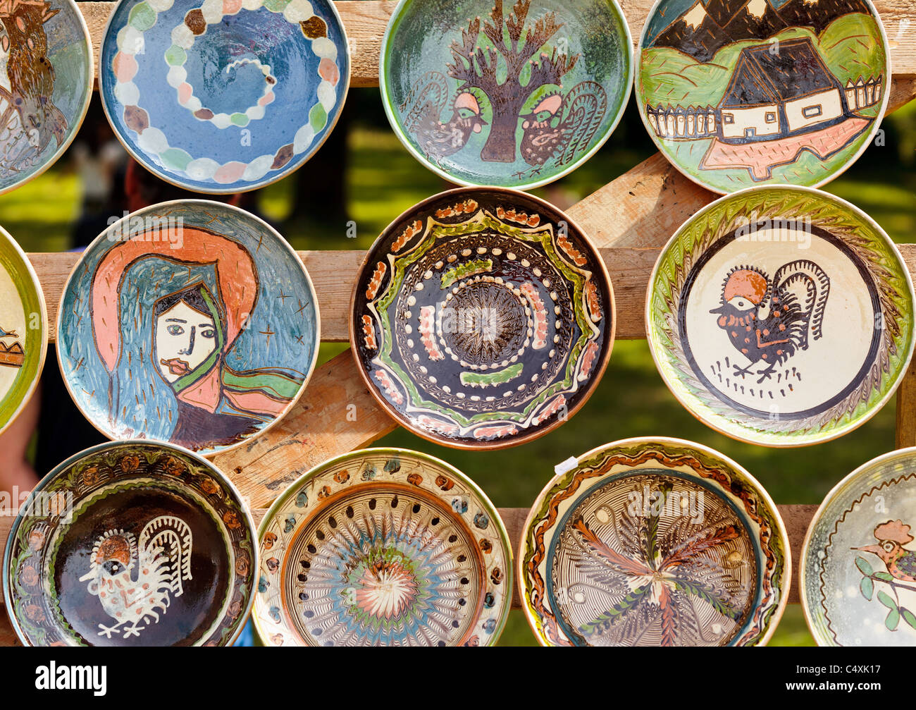 La faïence traditionnelle roumaine à la poterie poterie céramique de ...