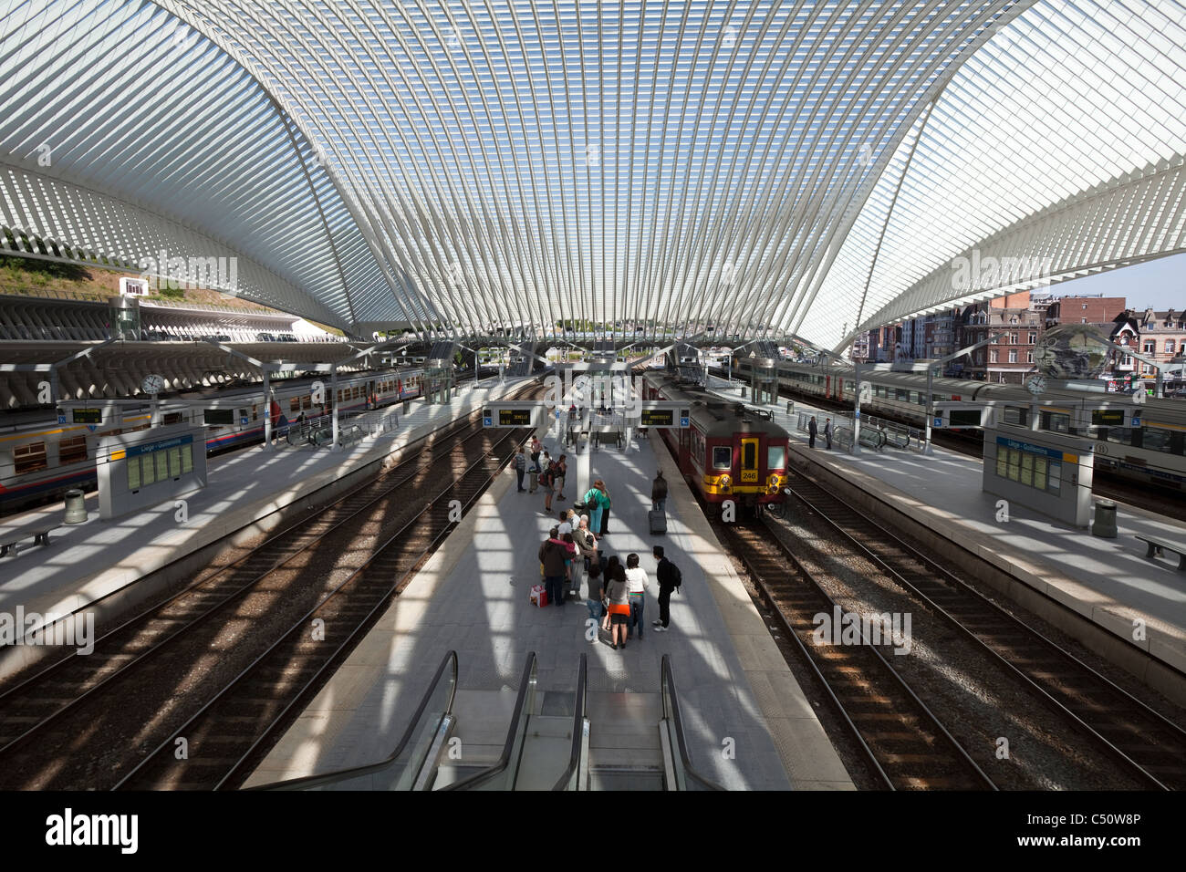 La gare de Liège-Guillemins gare, Liège, Wallonie, Belgique, Europe ...