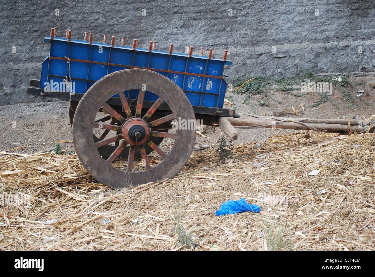 Charrette de champ Banque de photographies et d’images à haute résolution - Alamy
