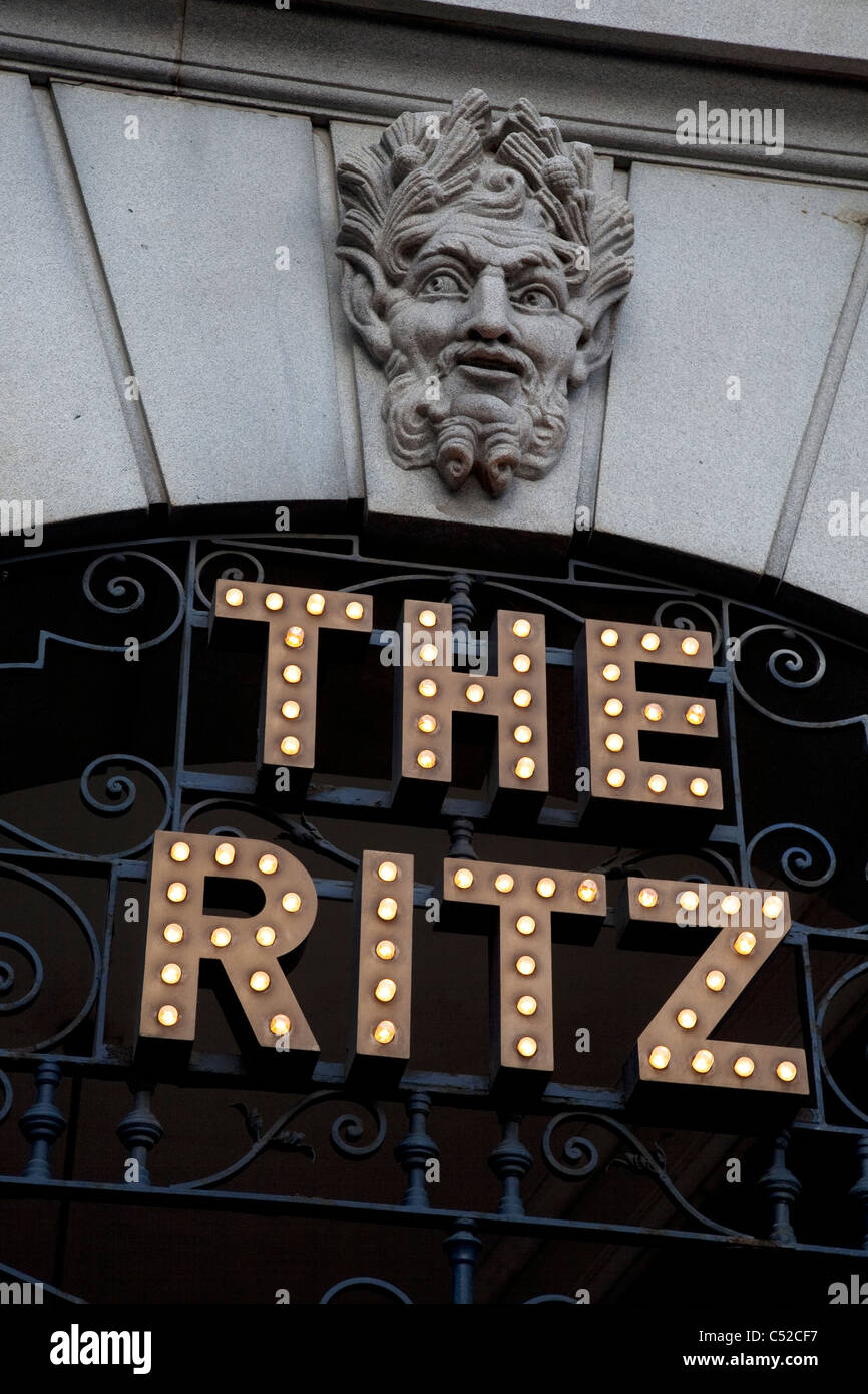 The ritz london restaurant Banque de photographies et d’images à haute ...