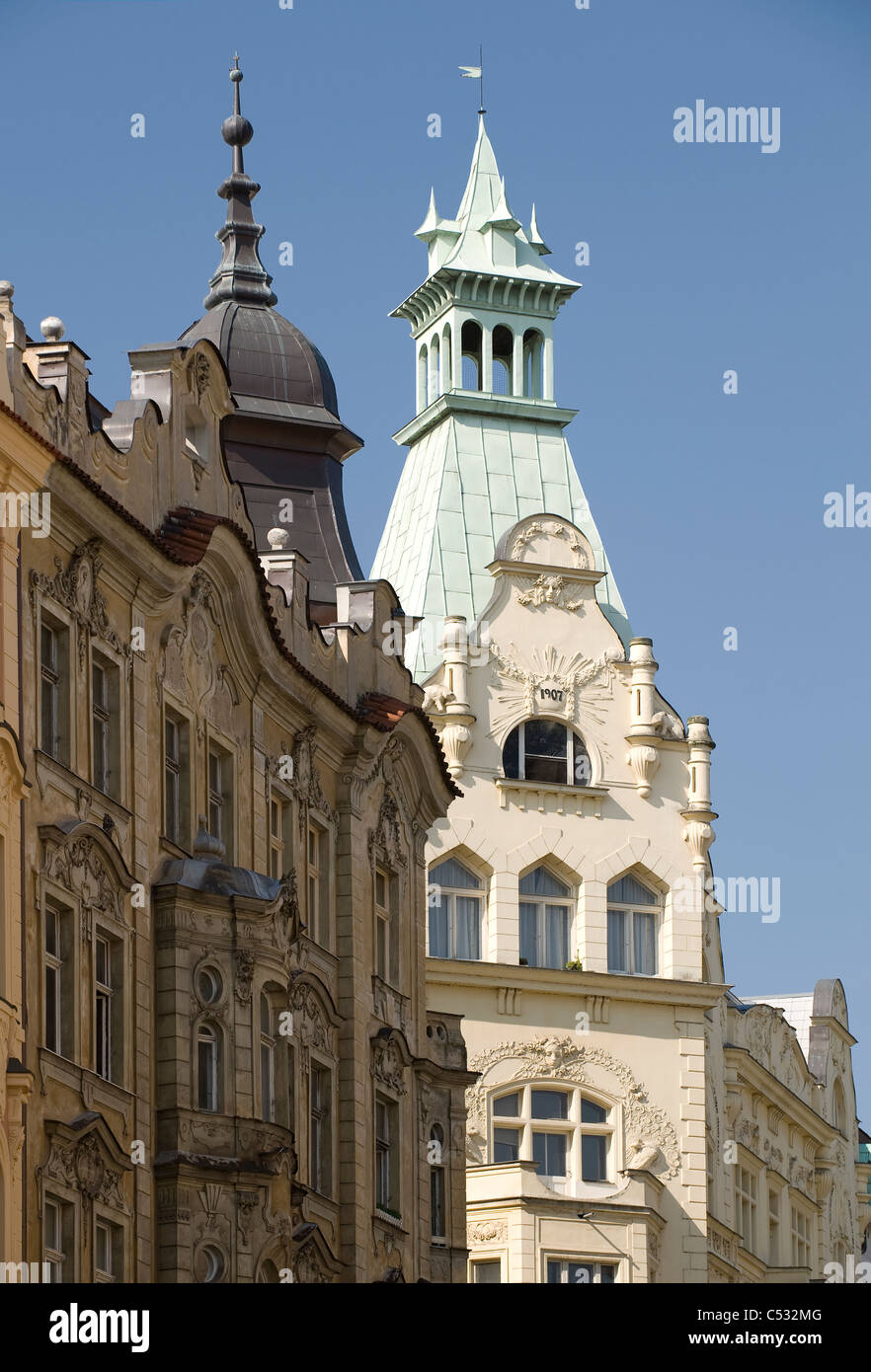 Rue parizska Banque de photographies et d’images à haute résolution - Alamy