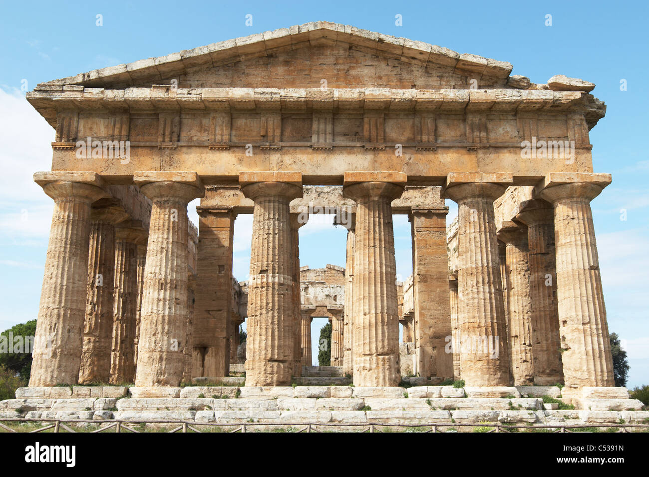 Fronton grec Banque de photographies et d’images à haute résolution - Alamy
