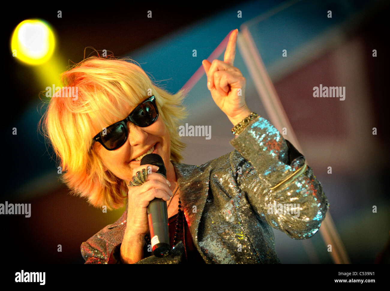 Lulu singer Banque de photographies et d’images à haute résolution - Alamy