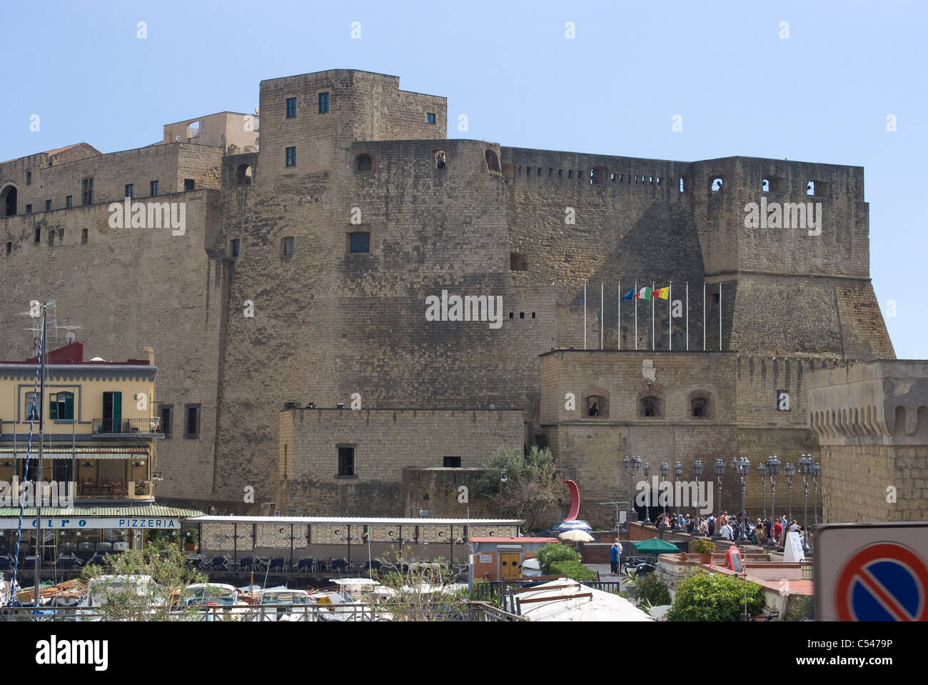 Castello dell ovo Banque de photographies et d’images à haute ...