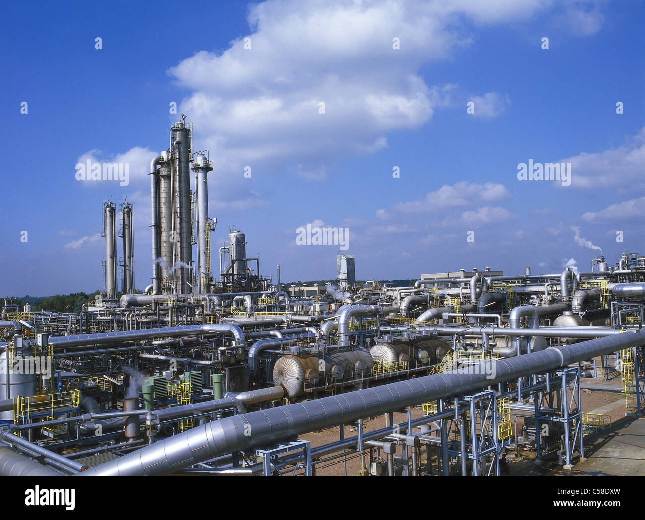 La chimie, de l'industrie chimique, l'usine de transformation chimique ...