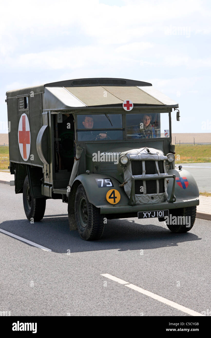 Military vehicle wwii ambulance Banque de photographies et d’images à ...