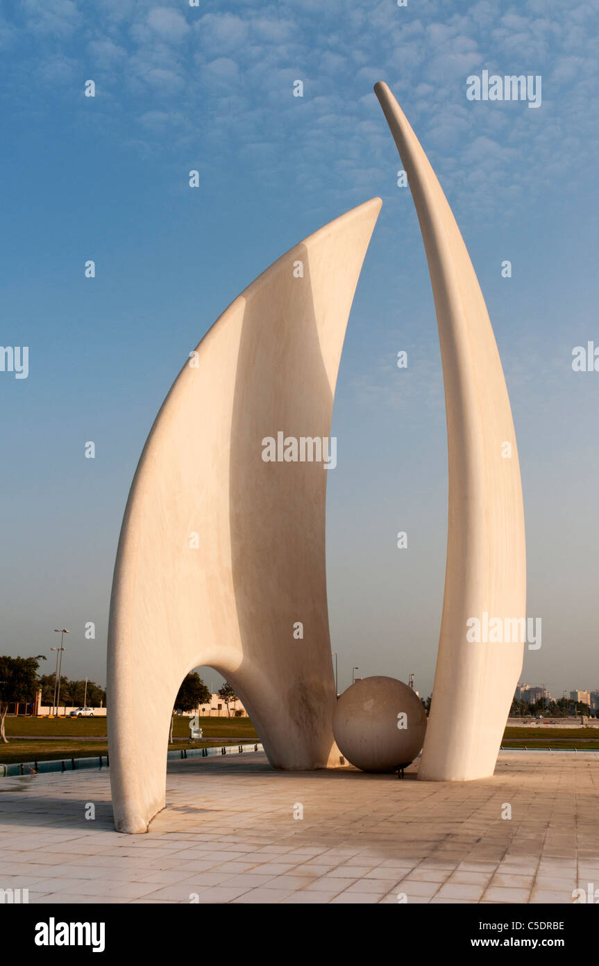 Pearl monument bahrain Banque de photographies et d’images à haute ...