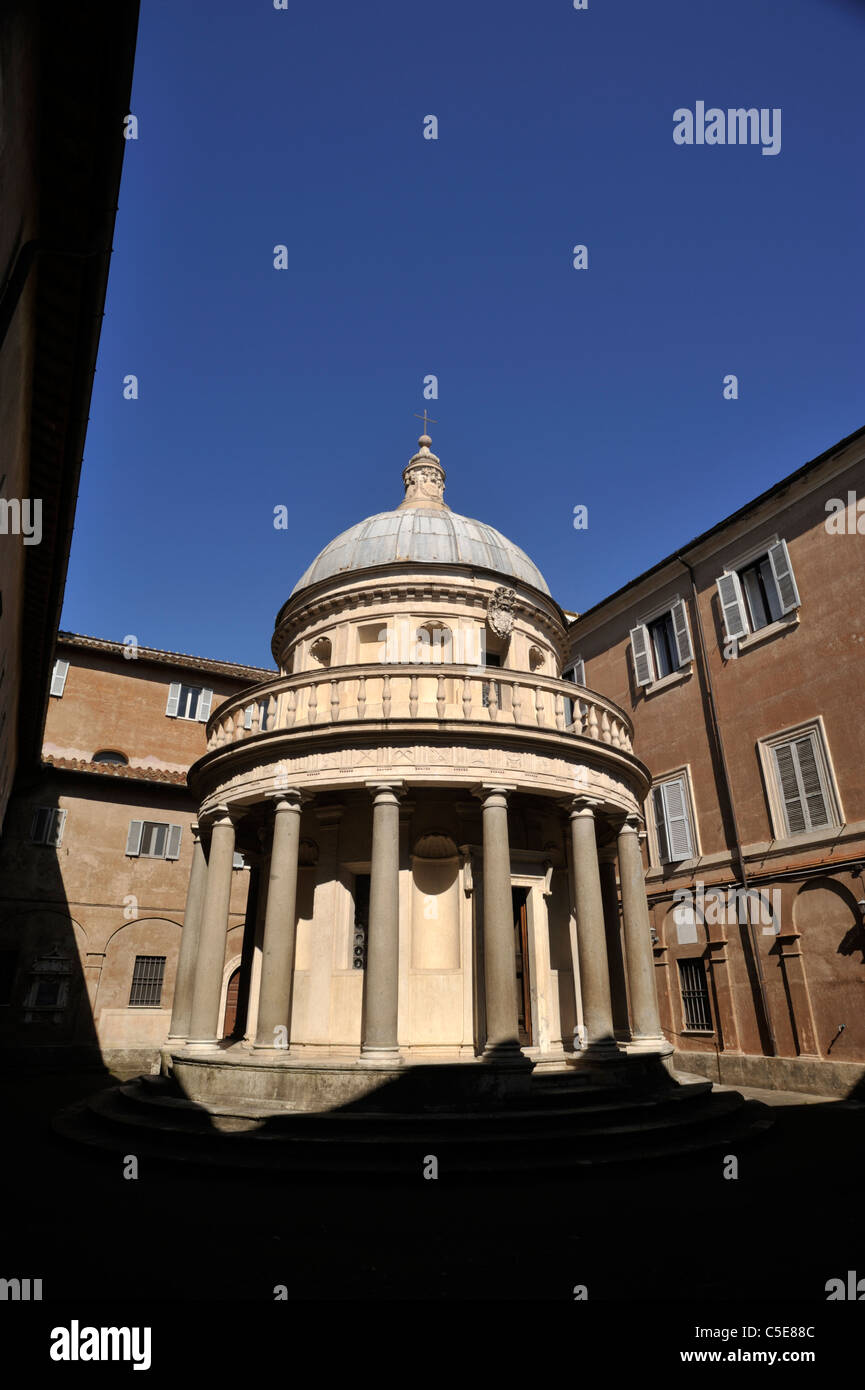 Italie, Rome, complexe de San Pietro in Montorio, temple Tempietto del ...