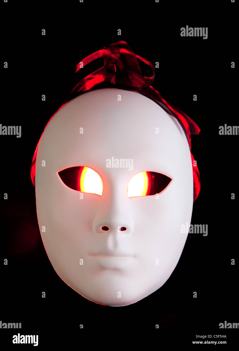 Fantôme blanc isolé sur fond blanc Banque de photographies et d’images ...