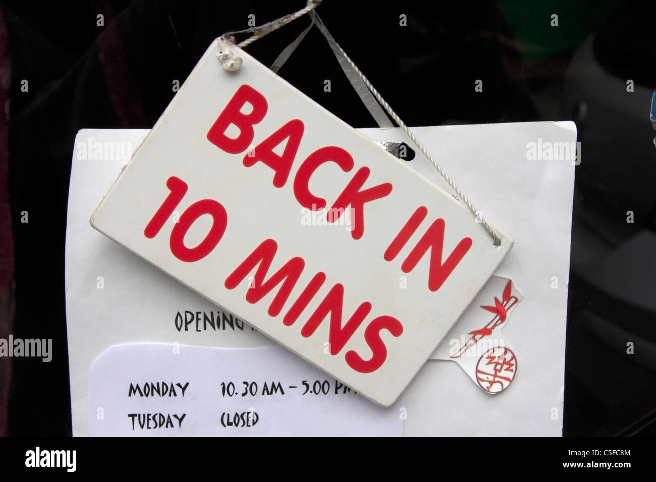 Back in 10 minutes sign Banque de photographies et d’images à haute ...