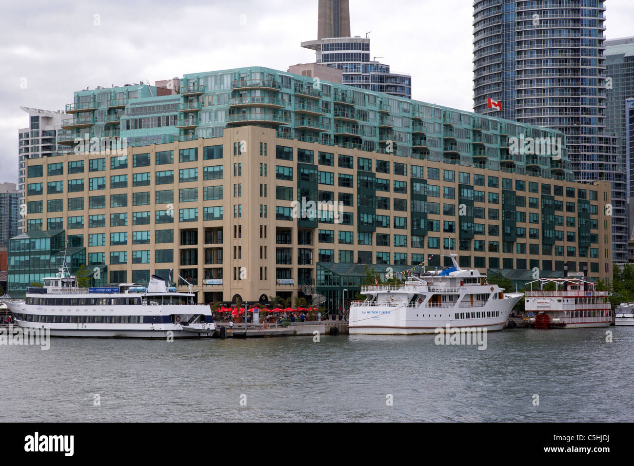 Terminal du quai des reines Banque de photographies et d’images à haute ...