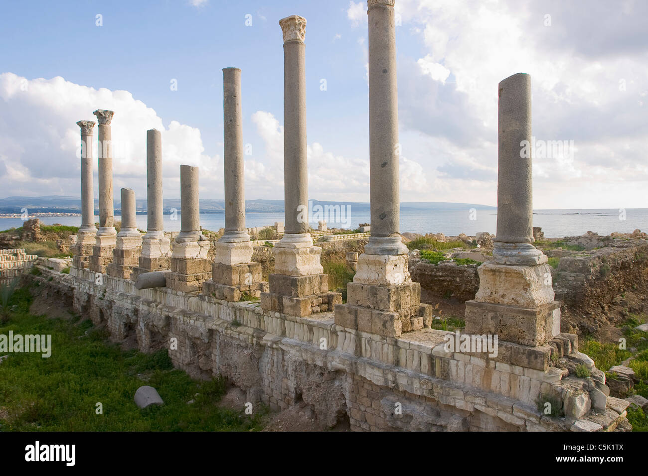 Rangée de colonnes Banque de photographies et d’images à haute ...