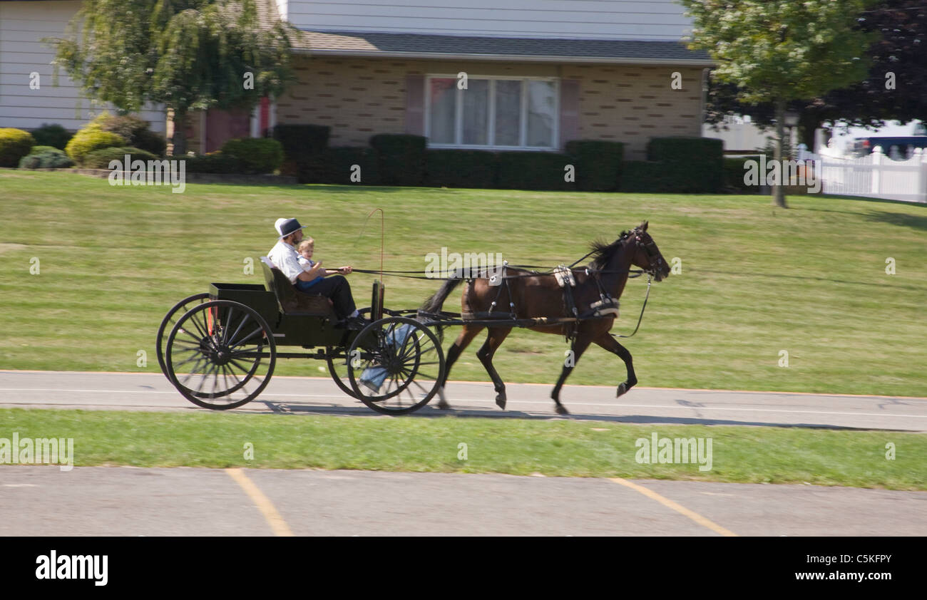 Amish family Banque de photographies et d’images à haute résolution - Alamy