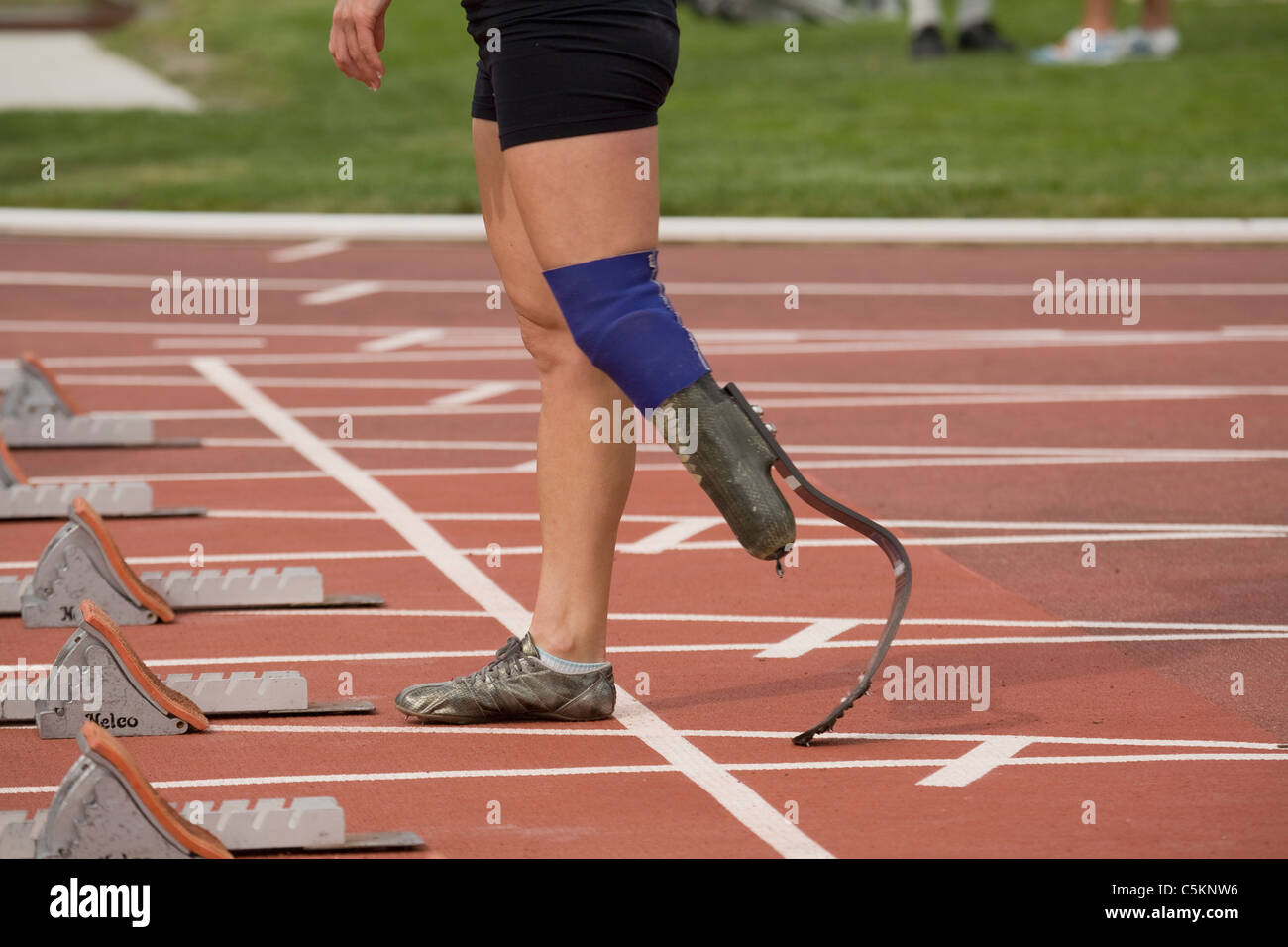 Les jambes d'une femme qui a une jambe et un réel attachement à la ...
