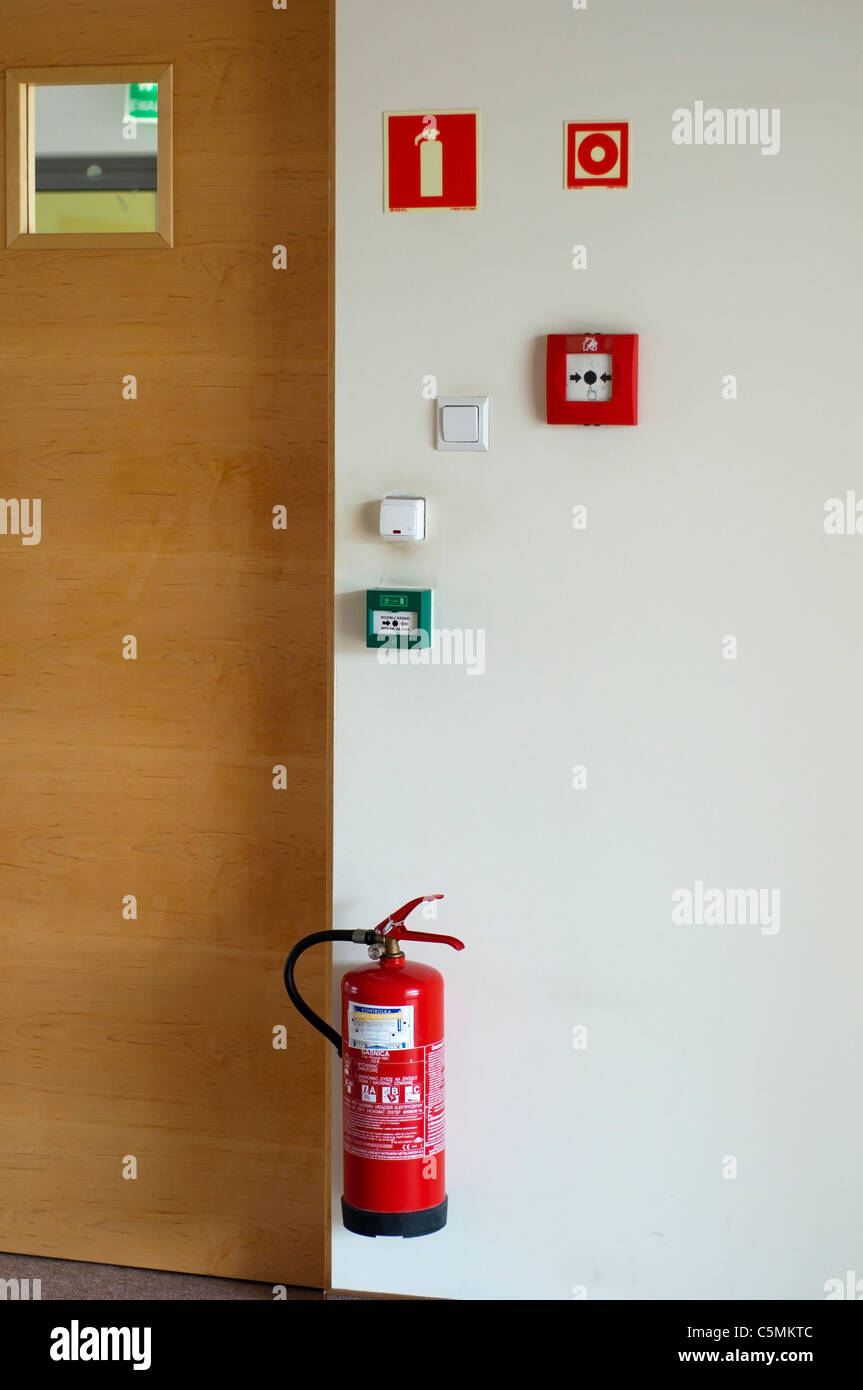 Fire extinguisher sign Banque de photographies et d’images à haute ...