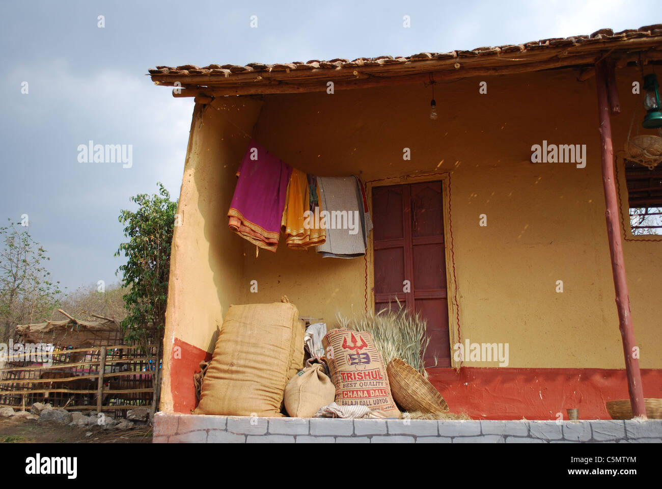 Maison indienne traditionnelle Banque de photographies et d’images à ...