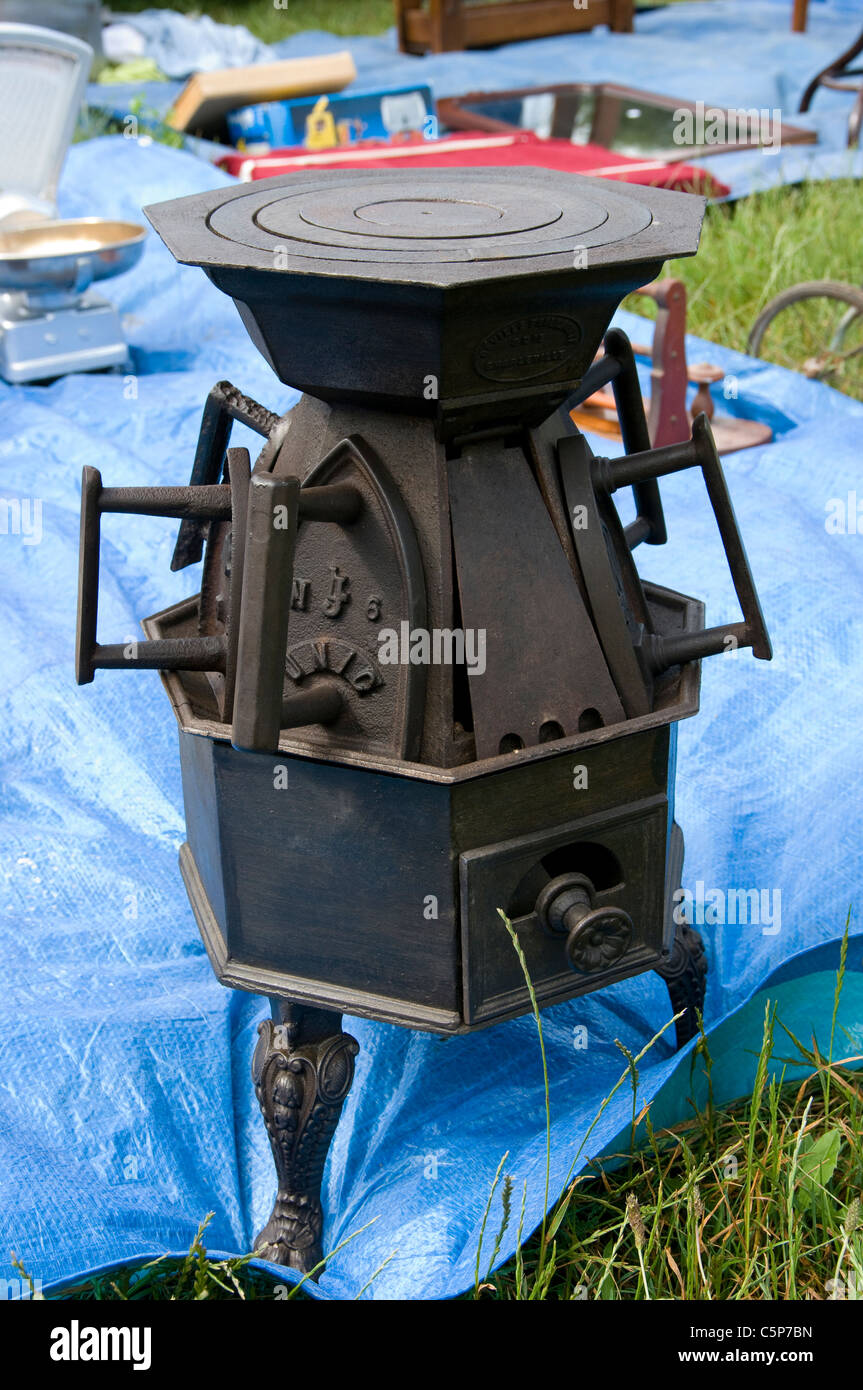 Fer à repasser vieux Banque de photographies et d’images à haute ...