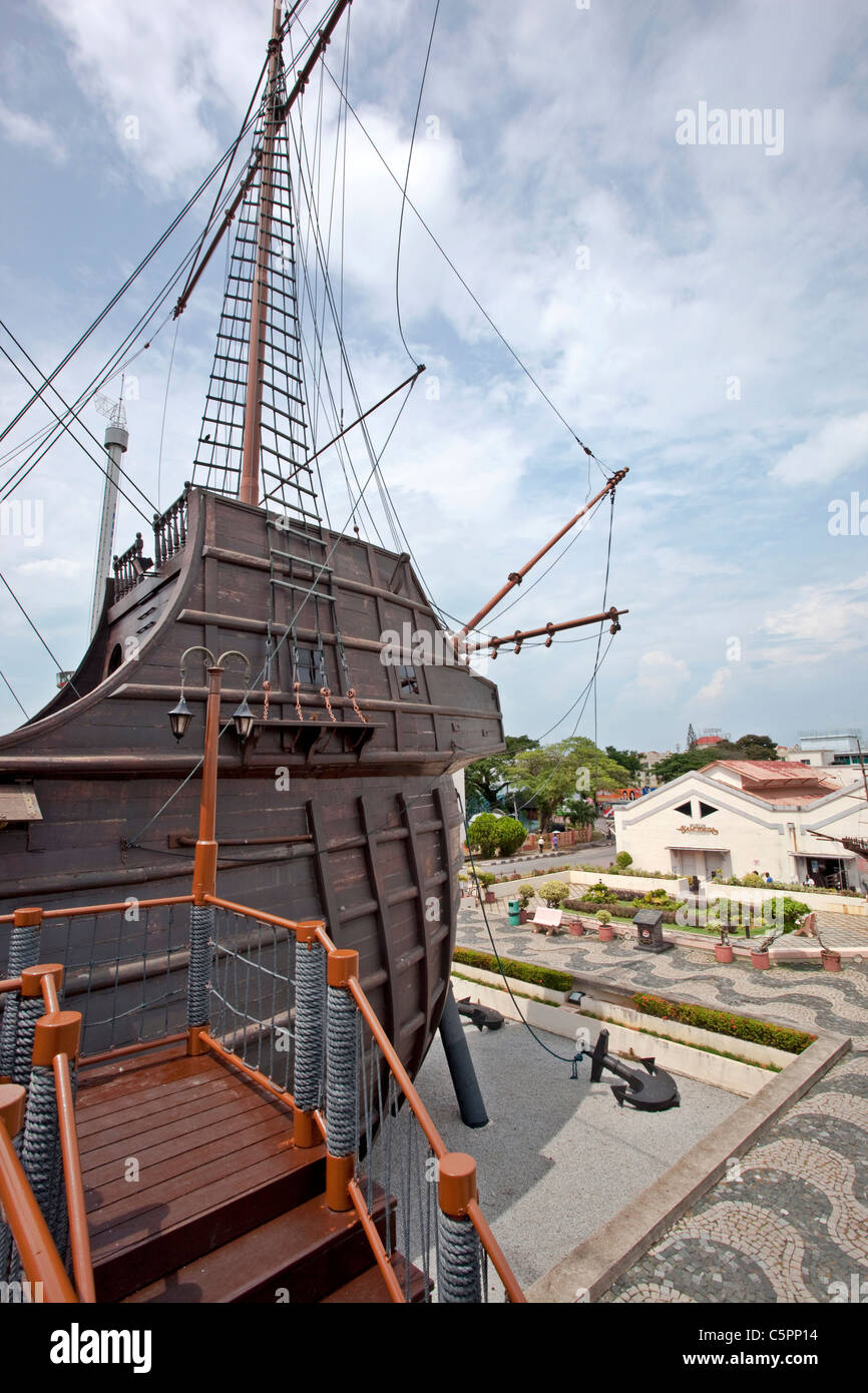 La reproduction de l'Portugais Caravel Navire Flor de la Mar, Musée ...