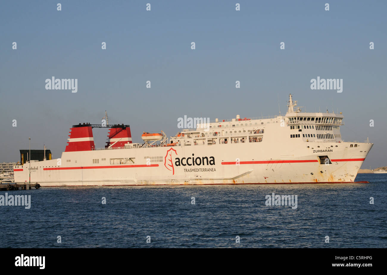 Le Zurbaran un passager et cargo roro ferry de la ligne maritime ...