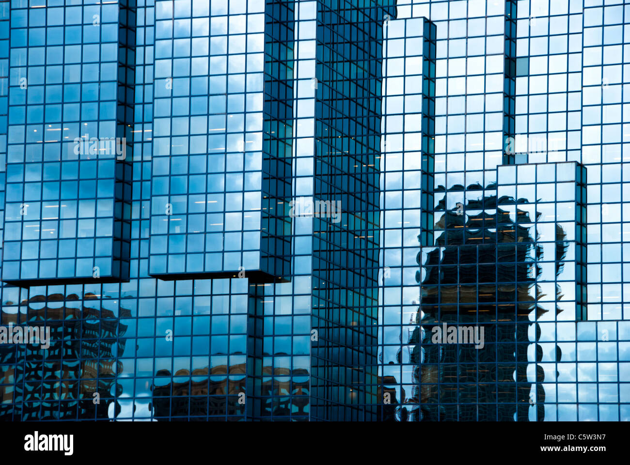 Shell building Banque de photographies et d’images à haute résolution ...