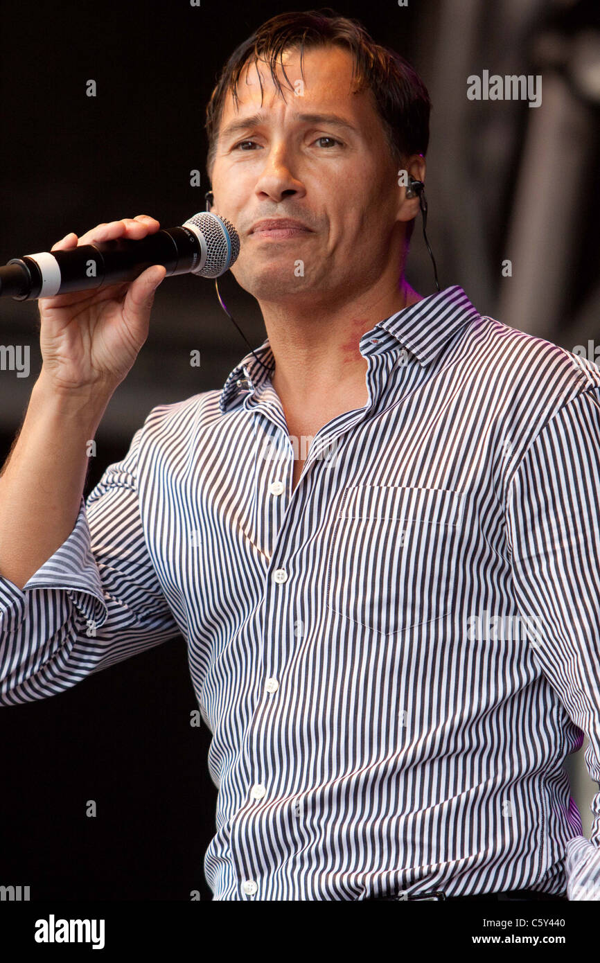 Nathan moore of brother beyond Banque de photographies et d’images à ...