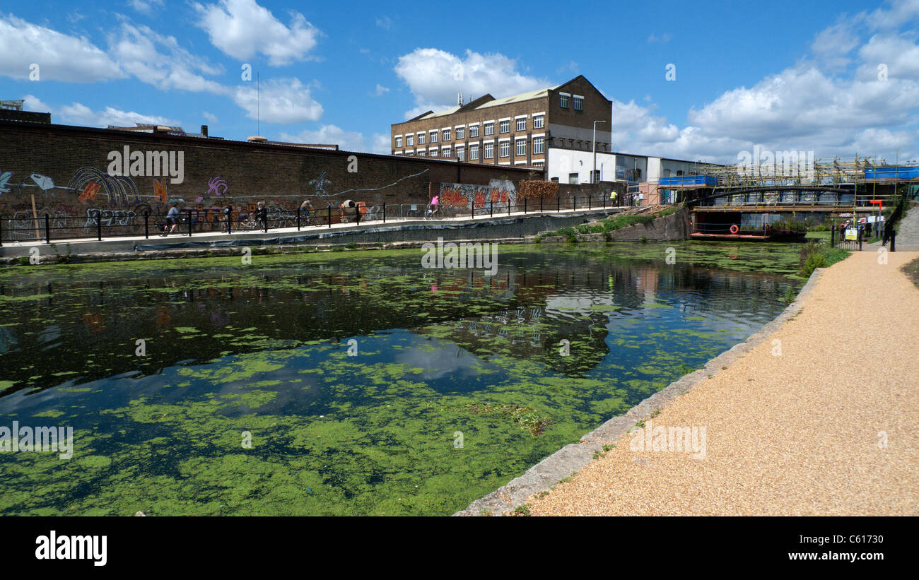 Lea valley walk Banque de photographies et d’images à haute résolution ...