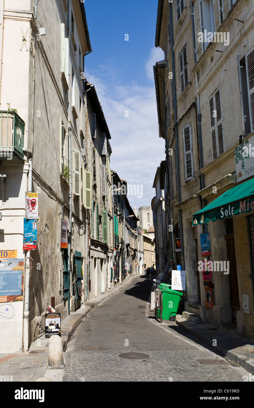 Avignon street Banque de photographies et d’images à haute résolution ...