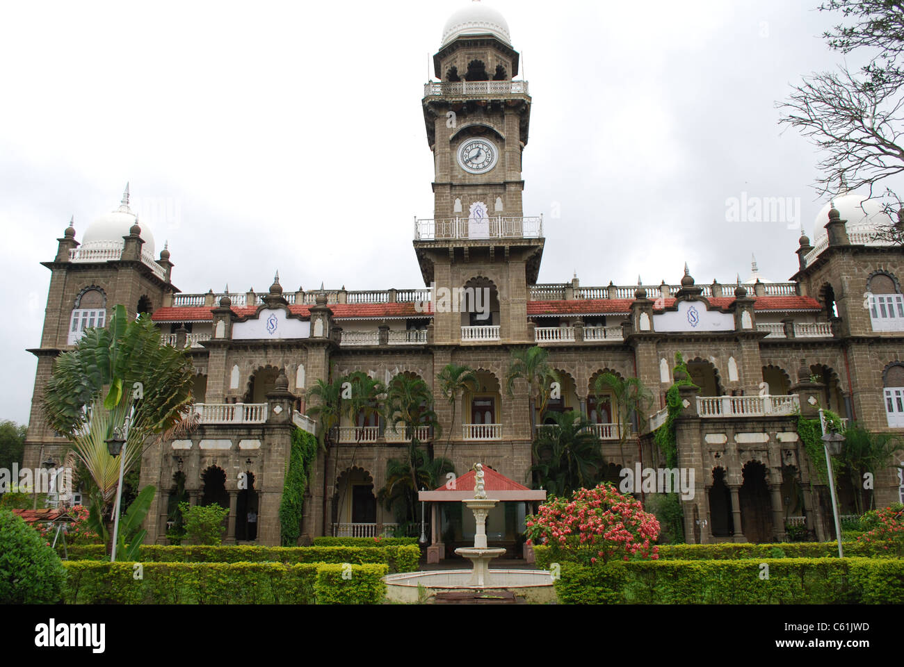Shalini palace Banque de photographies et d’images à haute résolution ...