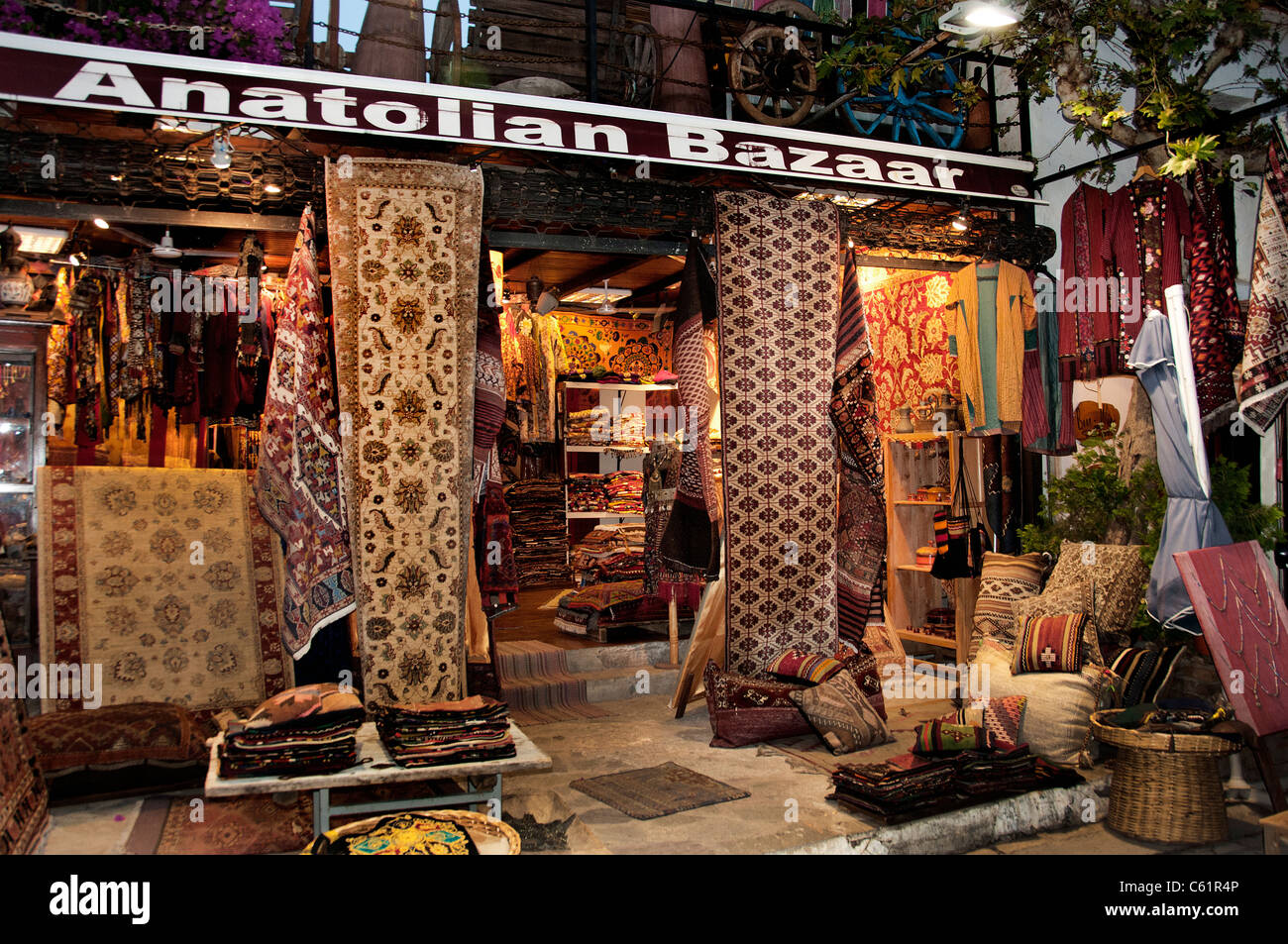 Tapis turc bazar Banque de photographies et d’images à haute résolution ...