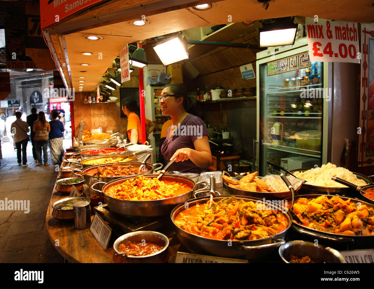 Un food at Camden Lock Market, Camden Town, Londres, Angleterre ...