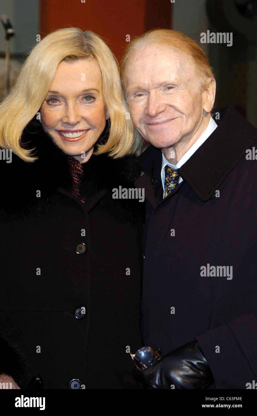 Red buttons and wife Banque de photographies et d’images à haute ...