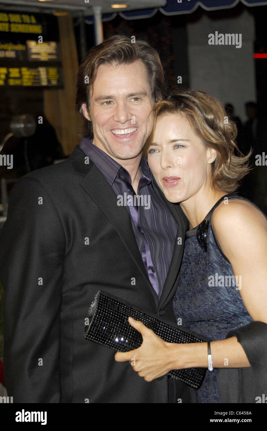Jim Carrey, Tea Leoni aux arrivées de Fun with Dick and Jane Premiere, Mann Village Theater à ...
