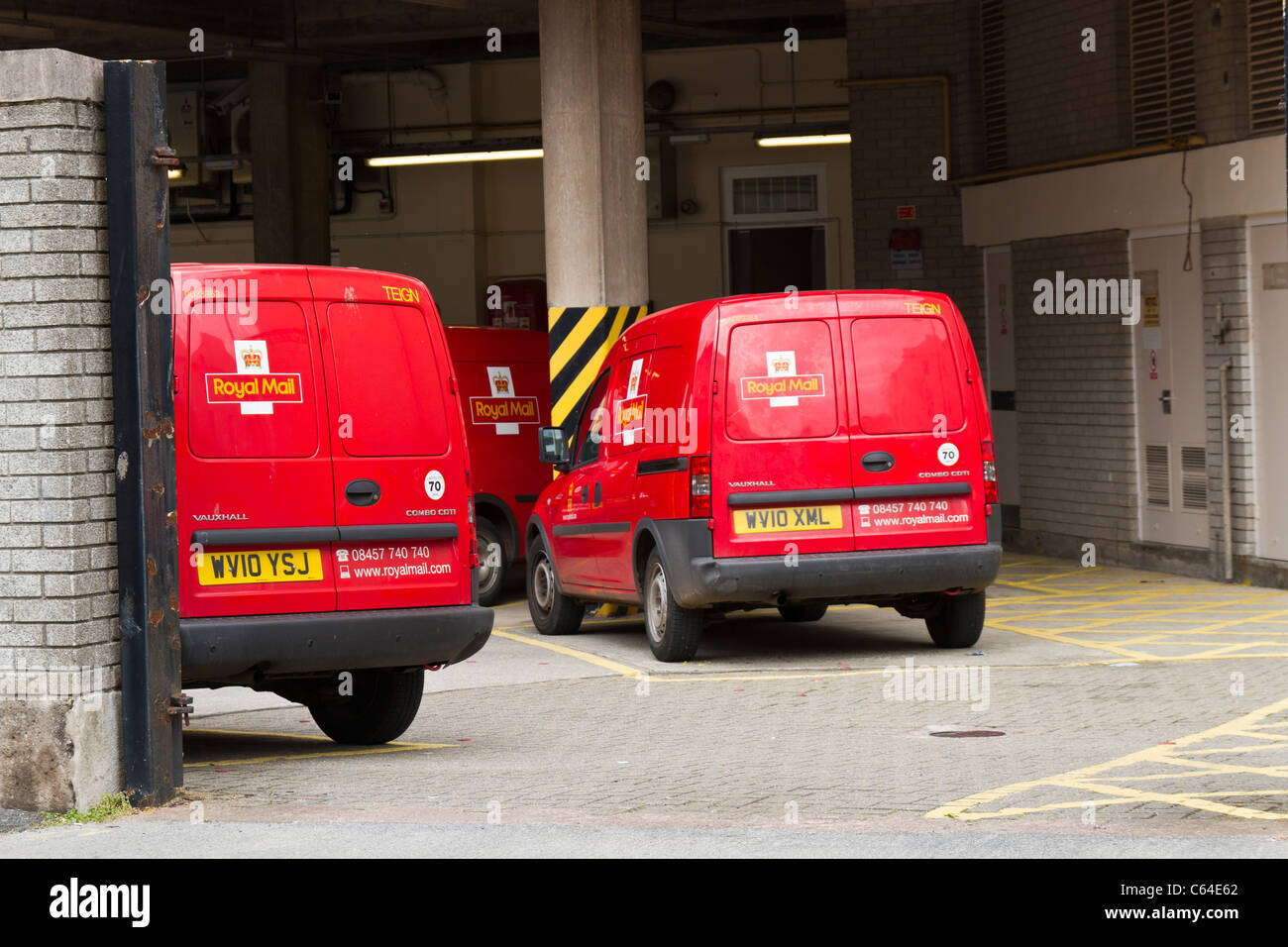 Fourgons de poste Banque de photographies et d’images à haute ...