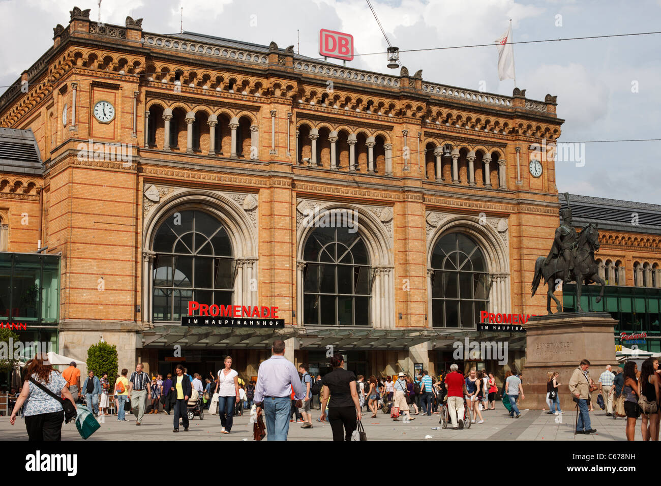 Hannover hauptbahnhof Banque de photographies et d’images à haute ...