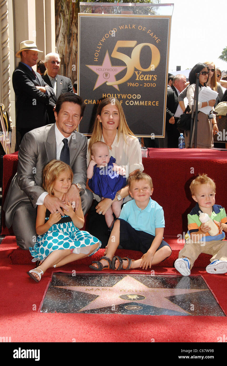 Mark Wahlberg, Rhea Durham, Ella Wahlberg, Grace Wahlberg, Michael ...