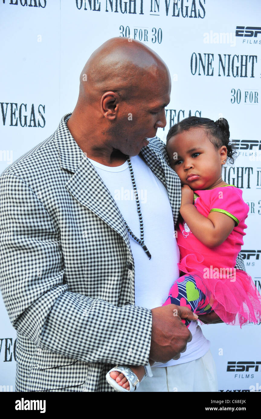 Mike Tyson, Tyson Milan aux arrivées d'ESPN Films" une nuit à Vegas ...