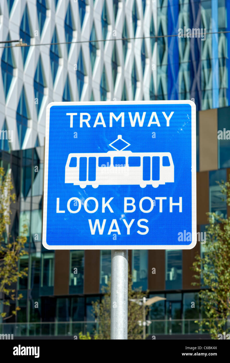 Le tramway regarde dans les deux sens Banque de photographies et d ...