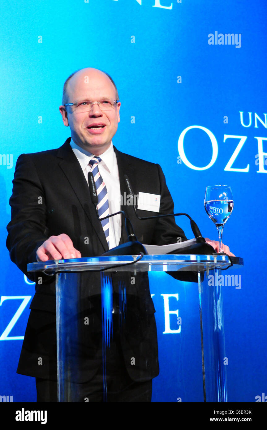 Hans-Christian Guetzkow (PDG Total Deutschland) à la première de ...