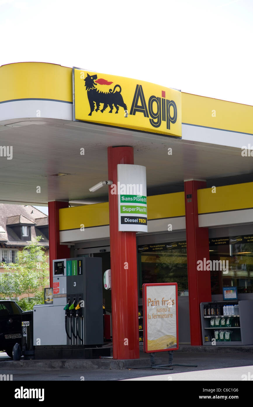 Agip gas station Banque de photographies et d’images à haute résolution ...