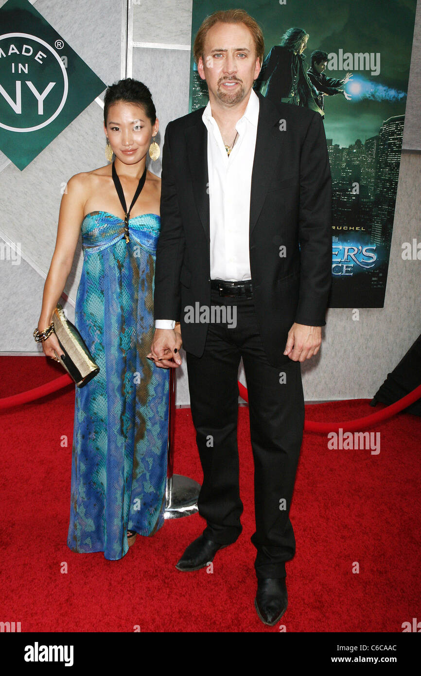 Nicolas cage and alice kim cage Banque de photographies et d’images à ...