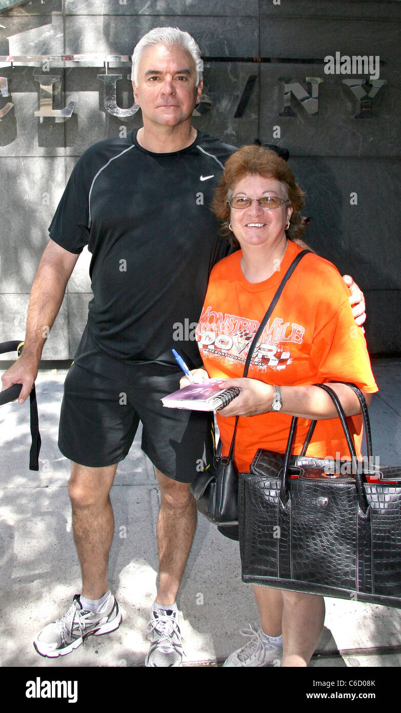 John O'Hurley avec son épouse Lisa et leur fils de 4 ans William ...